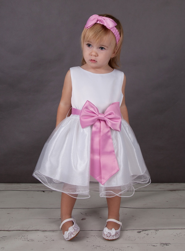 habiller son bébé pour son bapteme